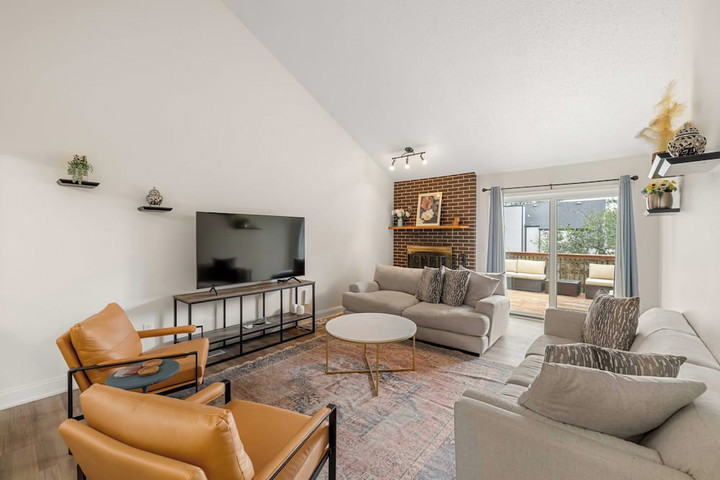 Urban Retreat - 4 Bedroom House, Family Friendly With Arcade, Games.. - West Des Moines, IA