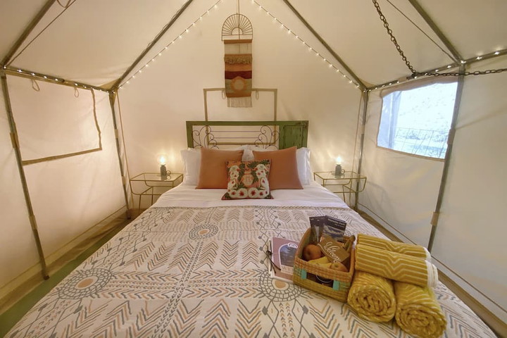 Red Rocks Glamping: Meeting Nature & Extravaganza - Colorado