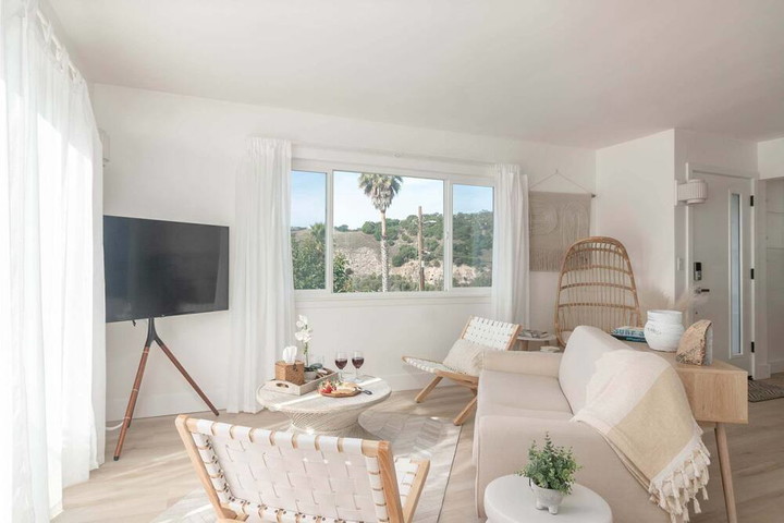 Sun-drenched Coastal Retreat: Luxe 2-bed Condo Walkable To Avila Beach! - San Luis Obispo, CA