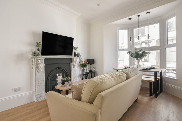 Fore Street House - Apartment 2, Romantic In Seaton, Devon - Beer