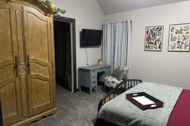 Loies Suite - Room At Bramble House Of Bloomingdale Llc, Bed & Breakfast - Pennsylvania