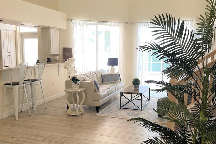 Walk To The Beach! Private Villa With Pool & Lanai  Perfect Naples Getaway - Naples, FL