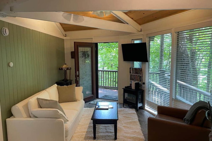 Cozy Big Canoe Treetopper Cabin With Lake Petit Views - Jasper, GA