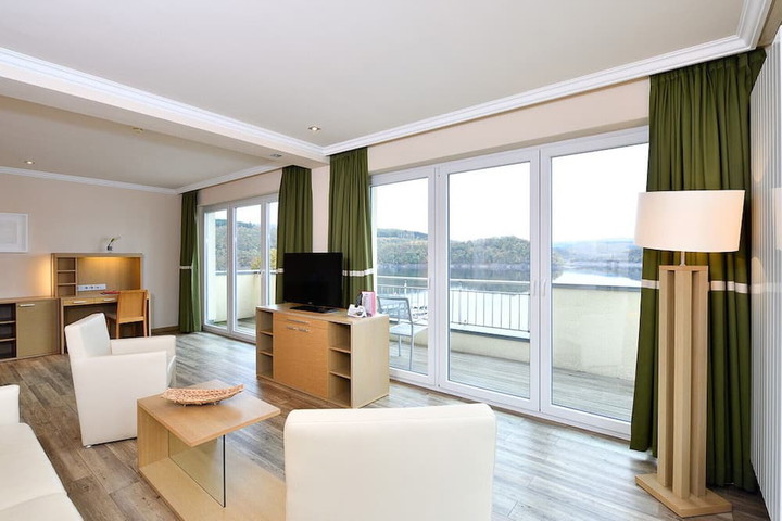 Spacious Double Suite With Balcony And Lake View - Montjoie