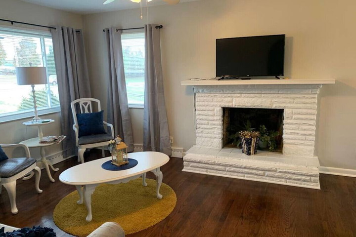 2 Homes For Large Group / Hot Tub & Close To All - Mason, OH