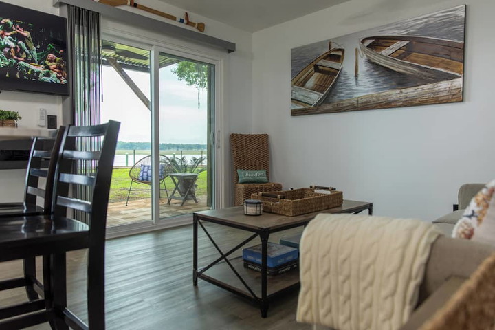 Romantic Waterfront Getaway 1st Floor Deep Water Views - Beaufort, SC