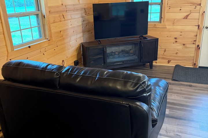 White Buffalo: New Private Ranch Cabin For Hunters & Families - Illinois