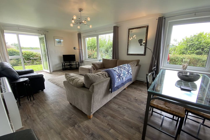 Sea Views From Private Garden, Free Parking, 5 Min Walk To Beach. - Saundersfoot