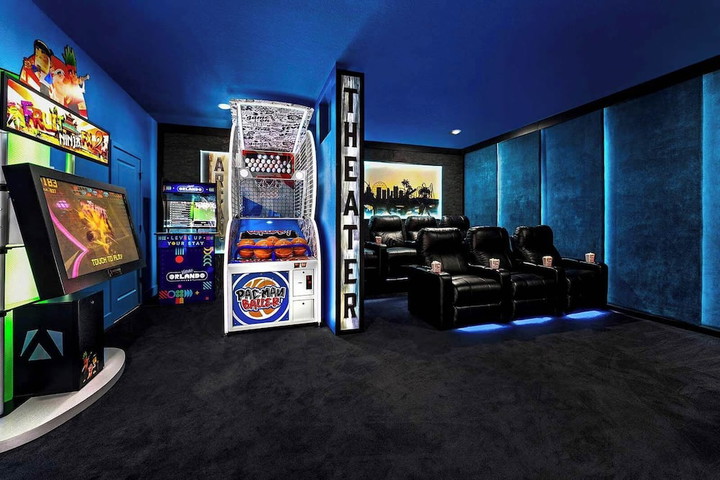 Colossal Court | Huge Mansion W Space And Castle Brs, Pool, Arcade, Near Airport - Orlando, FL