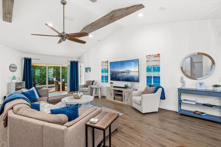 Gorgeous Cocoa Beach House With Private Pool, Outdoor Patio & Bbq Grills! ️ - Cocoa Beach, FL