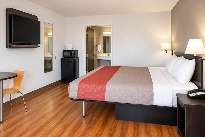 1 King Bed | Non-smoking, Micfridge - Safford, AZ
