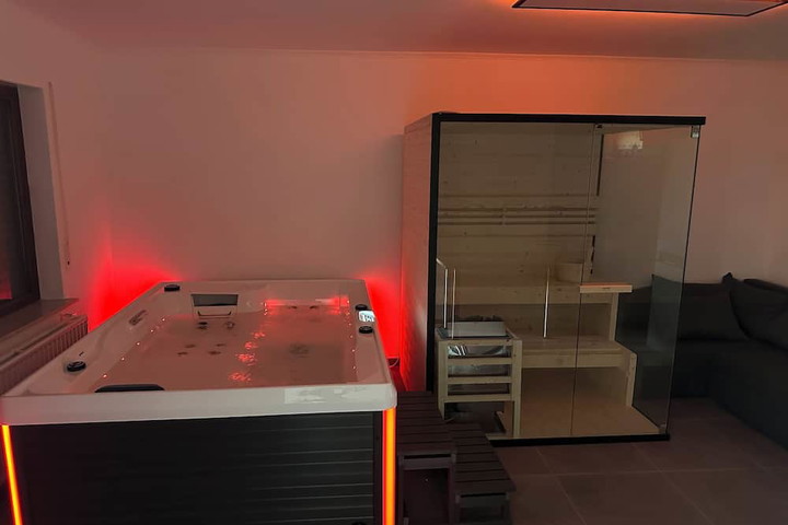 Vacation Apartment With Whirlpool And Sauna - Medebach