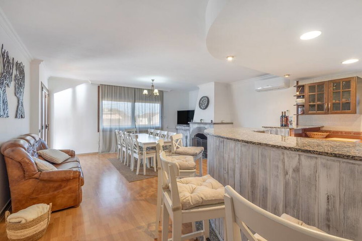 « Casa Reina » : Villa Spacieuse Avec Grande Piscine à Thème Et Toboggans Aquatiques - Manresa