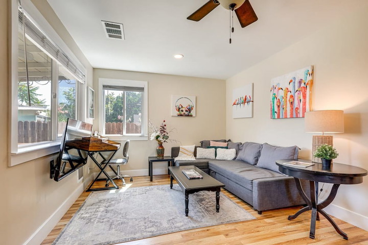 Near Downtown  Catch A Game, Soak In The Hot Tub & Explore - Sacramento, CA