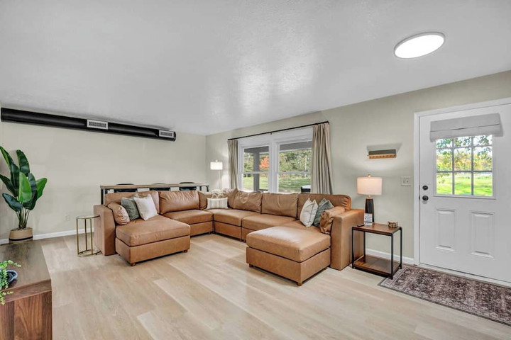 Air Hockey + Shuffleboard | 3br Near Cle - Berea, OH