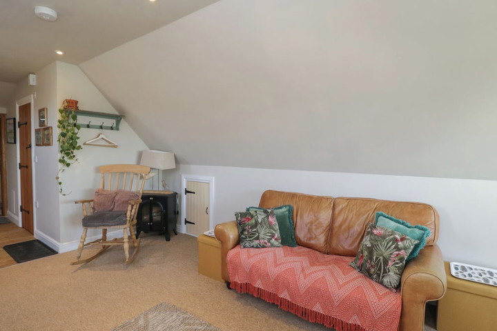 The Hideaway Loft, Character Holiday Cottage In Bromham, Wiltshire - Wiltshire