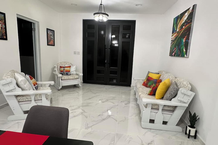 Coastal Private Home 3 Bedrooms 2 Bathrooms All Amenities Steps Away From Beach - Manatí