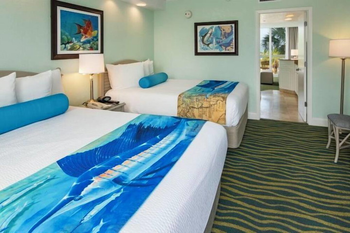 Resort View Villa With Balcony 2 Queen Beds, 2 Units, Rumfish Beach At Tradewind - 트래저 아일랜드