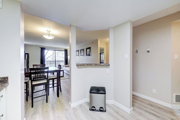 The Maverick - Downtown - 1bd - 새스커툰