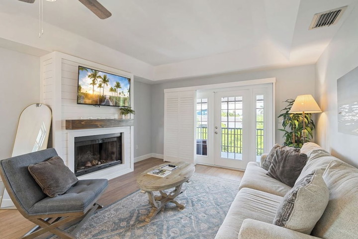 Bay Breeze Bungalow - Anna Maria, FL