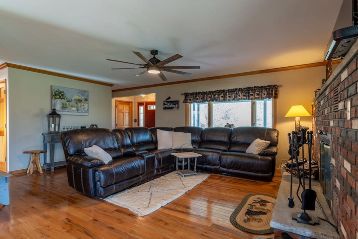 Spruce Haven - 5 Br Home On 53 Acres With Pond - Montrose, PA