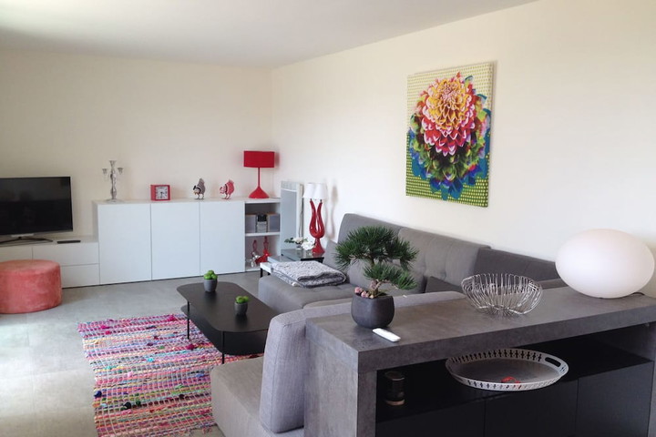 Parte Inferior De Villa Independiente De 60m2, 2 Dormitorios, Amplia Terraza Y Una Pelota De Golf - Cassis