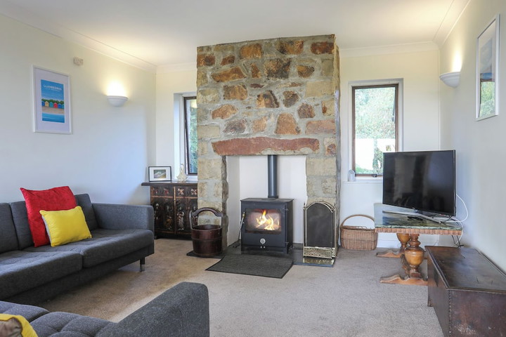 The Wellington, Pet Friendly, Character Holiday Cottage In Mynytho - Abersoch