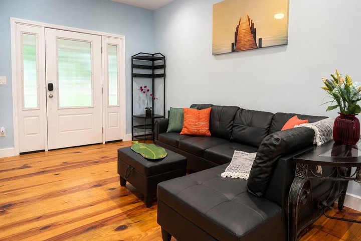 Lakefront Cabin | 3br | Centrally Located - Warner Robins, GA