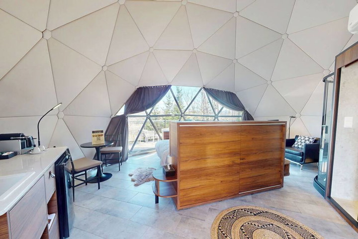 Bel Air Tremblant Glass Dome : 1 Lit King, Jacuzzi, Sauna - 385pi - Laurentides