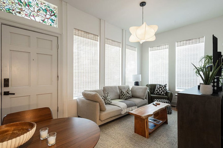 Midtown Apt With Designer Touch - Atlanta, GA