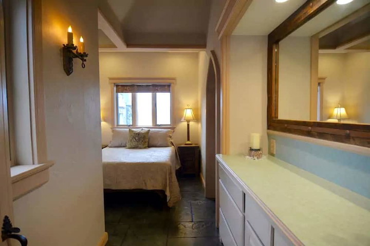 Breathtaking Cottage Rental On Castle Grounds Overlooking Lake George - Bolton Landing, NY