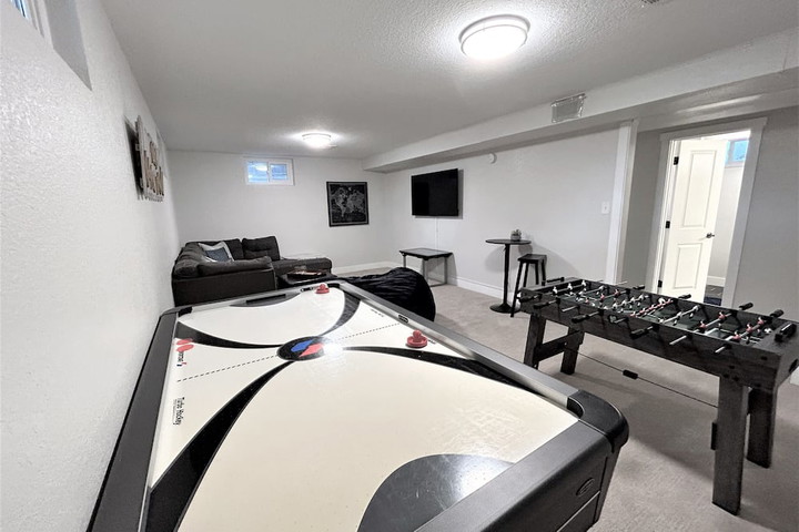 Spacious 5br Oasis With Game Room & Fire Pit, Denver - Colorado