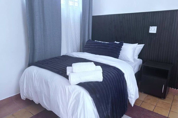 Apartment 3 - Private, Pet-friendly Apartment In Roodepoort With Pool Access - Krugersdorp
