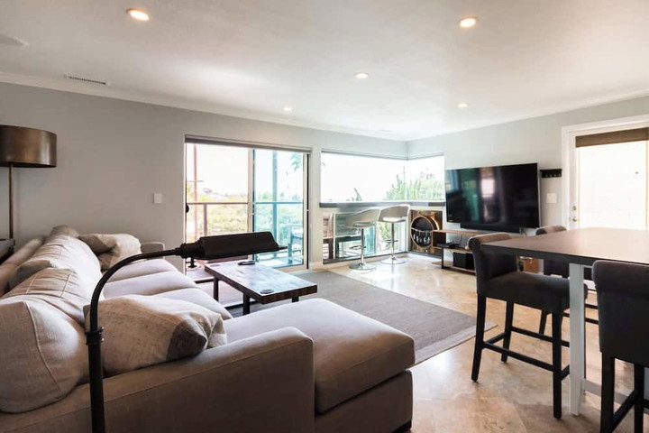 Oceanview Condo W/ Balcony  Walk2beach  Parking - Laguna Beach, CA