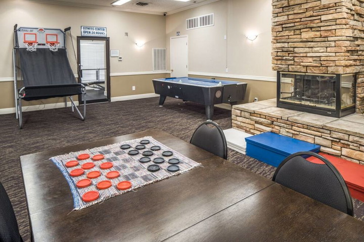 Great Relaxing Overnight Stay! Near Andy Williams Moon River Theater - Branson West, MO
