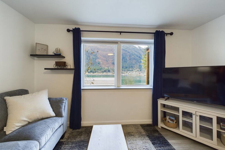 Updated Douglas Apartment, Near Downtown And Skiing - Juneau, AK