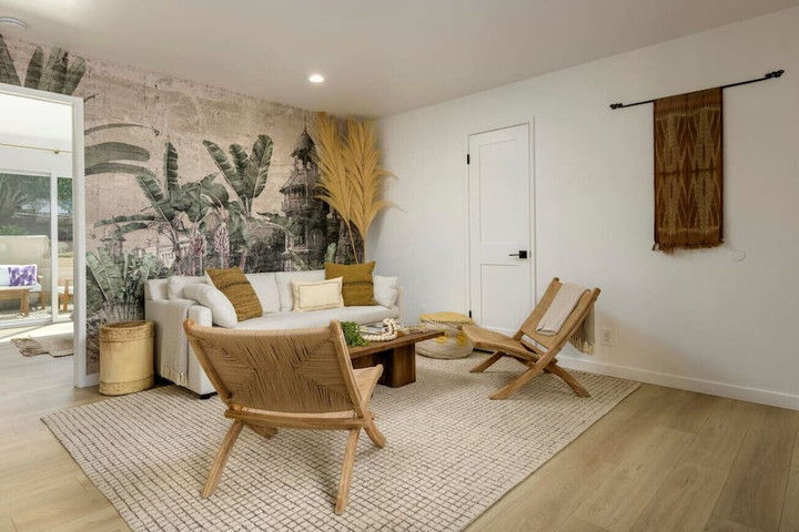 Seaside | Newly Renovated - Santa Barbara, CA