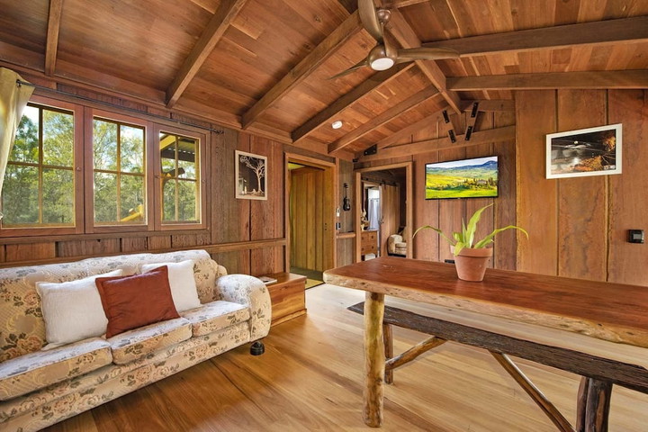 Romantic Timber Cabin On 75 Acres With Outdoor Bath - Hervey Bay