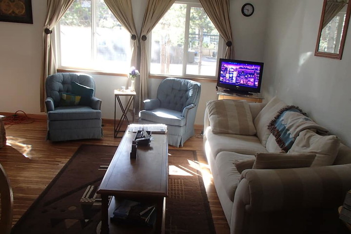 Terrific 2/1 House Next To The Bike Trail, Mini Golf, And The Hanger Beer Garden - Lake Tahoe