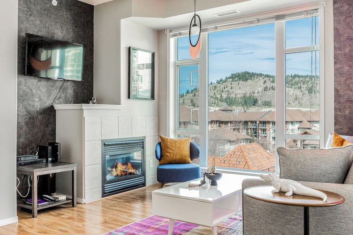 Lakeside Escape - Year Round Pool And Hot Tub - Seasonal Tennis Courts - Kelowna