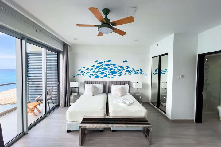 Blue Ocean -A Sky Harbour Oceanfront Twin Suite - Montego Bay