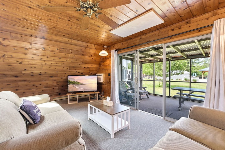 Juniper Presents: Chalet #41 Resort Chalet Nr Pool & Amenities - Michigan