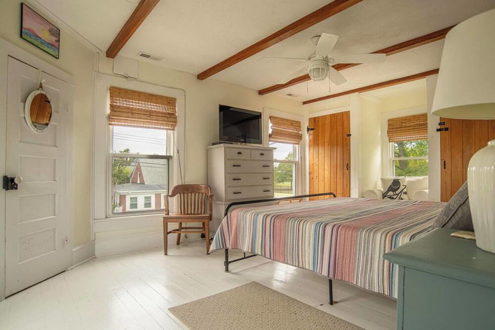 Good Vibes Is What You'll Feel When You Step In To Our Family Friendly Listing - Cape Charles, VA