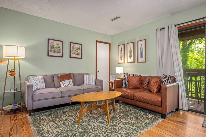 Peaceful 3 Bedroom Family Mountain Getaway In The Trees With Mirror Lake Access. - North Carolina