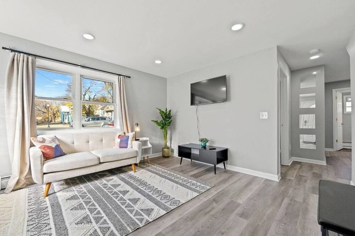 Apartment By Electric Works | Parking Included - Fort Wayne, IN