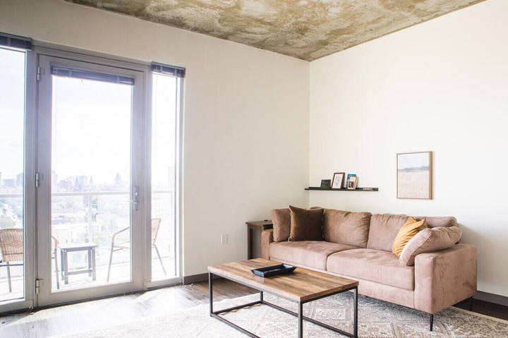 Luxury Studio Apt Near Brady St With Balcony And Lake View - Milwaukee