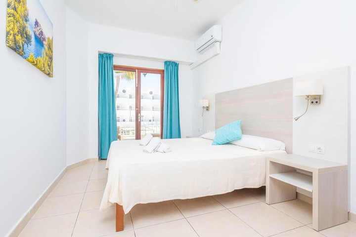 Hotel Antares Hab. Estandard - Cozy Hotel In The Center Of Cala D'or. Free Wi-fi. - Portocolom