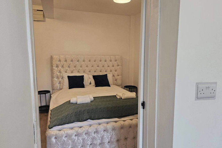 City Chic Retreat In Bridgend - Bridgend