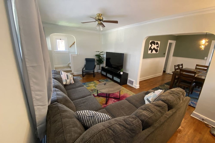 5 Minutes From Major Highways, Close To Everythnig! - Parma, OH