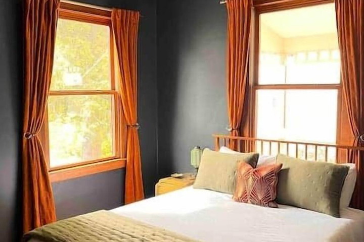 Centrally Located 2 Houses- Great For Large Groups! - Nevada City, CA